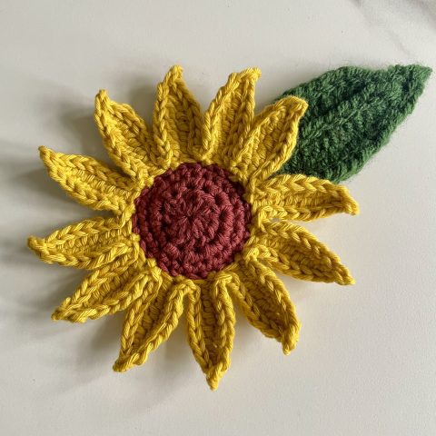 Crochet Sunflower Pattern - Chroma Crochet